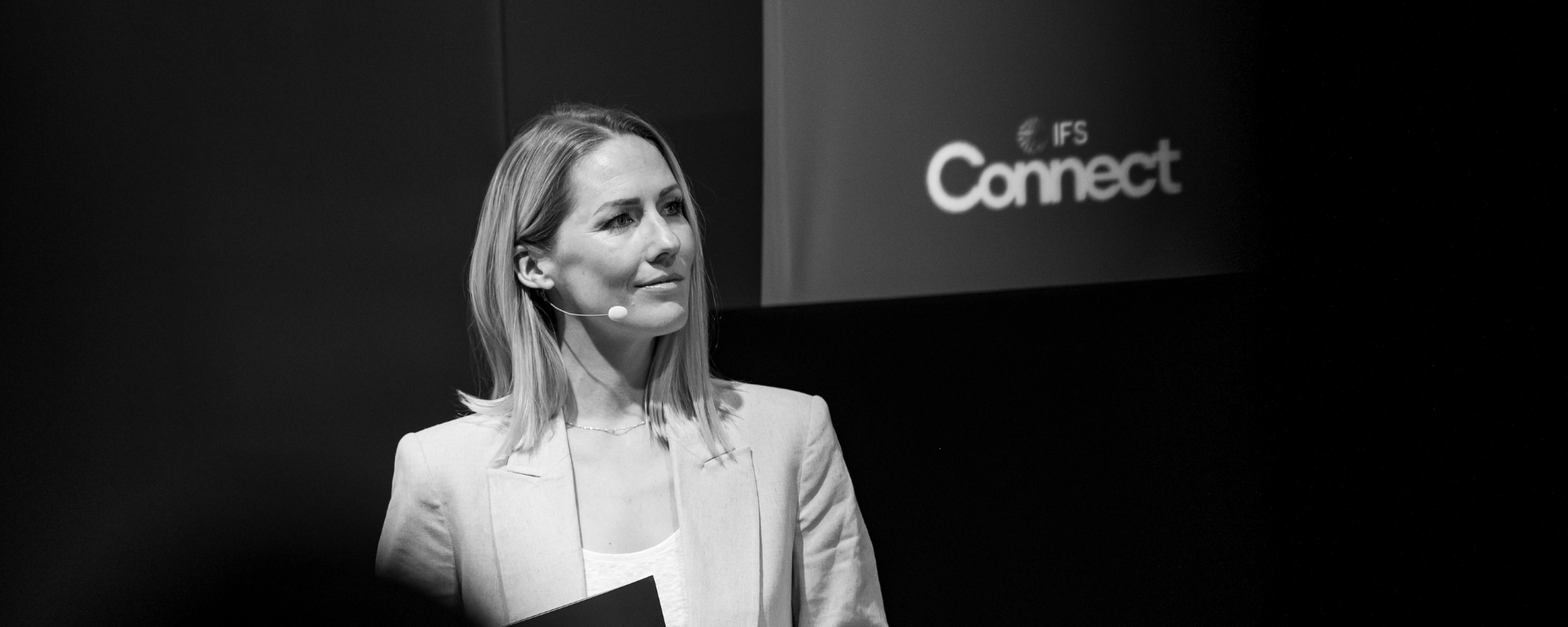 Animation de Sandy HERIBERT pour la keynote IFS Connect - Simone & Nelson